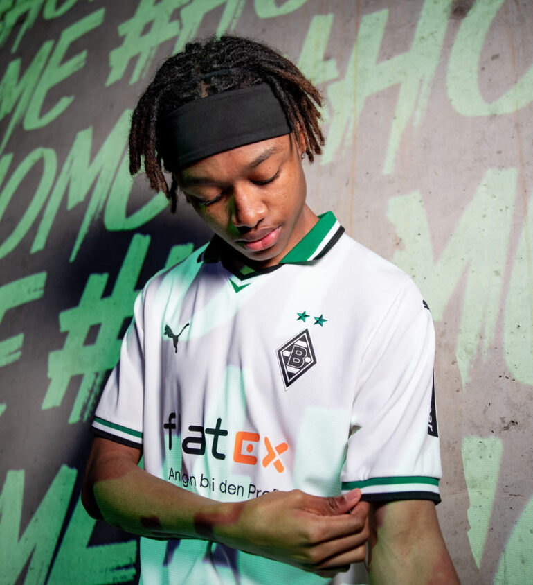 Puma svela la maglia del Borussia Monchengladbach 2023-2024