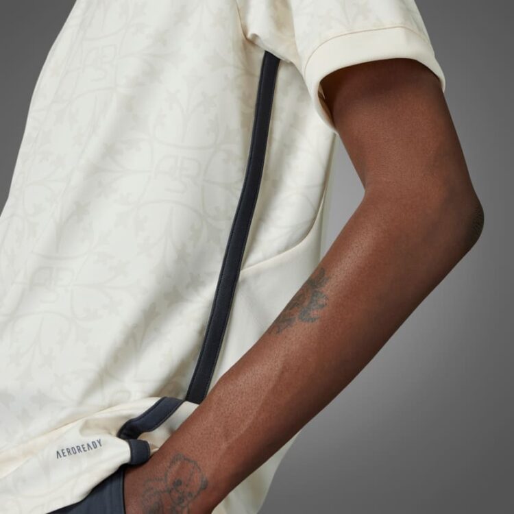 La seconda maglia della Roma 2023-2024 ispirata all'architettura della ...